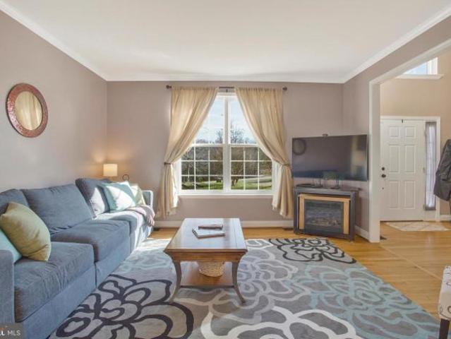 24165 Wheatherby Dr, Hollywood, MD 20636