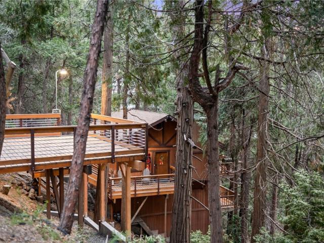 24166 Cresta Dr, Crestline, CA 92325 | MLS #IG26052