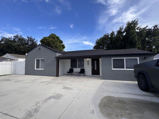 2416 NW 88th St, Miami, FL 33147