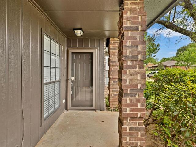 2416 Oakmont Drive