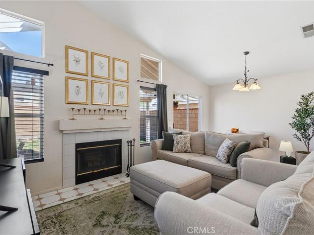 2416 Oakgrove St, Rosamond, CA 93560 | MLS #LG26071 | Compass