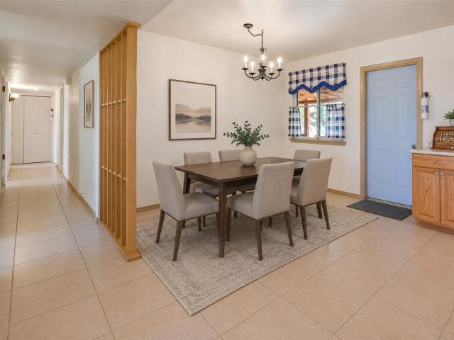2416 Avenida De Las Campanas