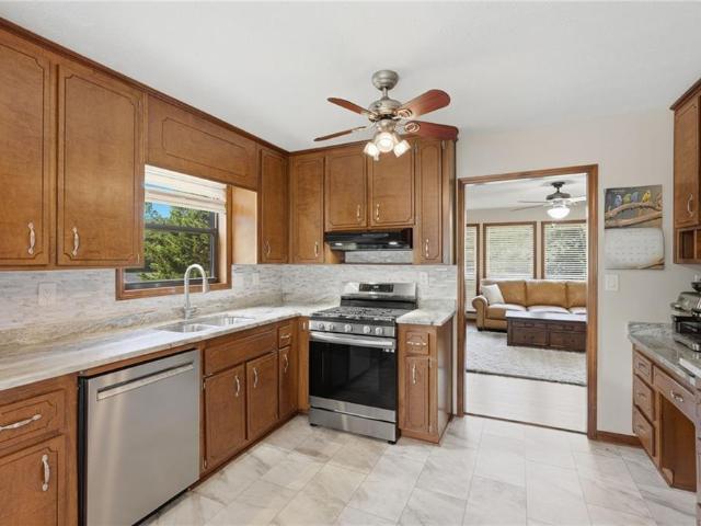 2416 Broward Drive NE