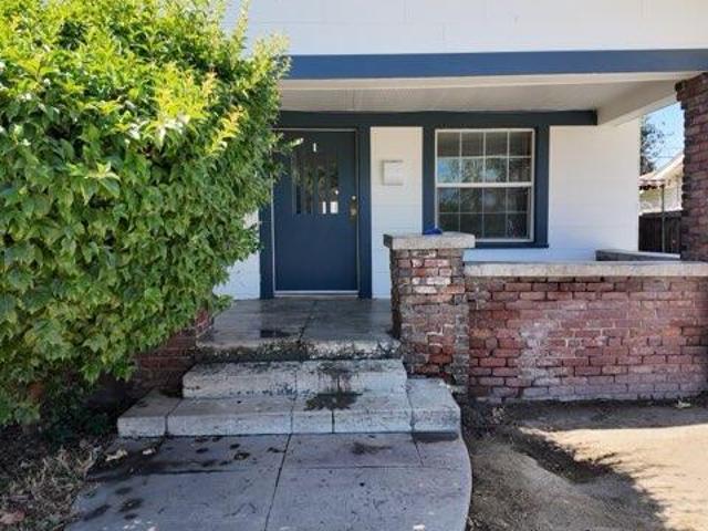 2416 Chester Lane