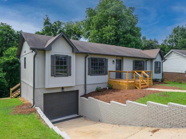 2416 Cove Circle Ne