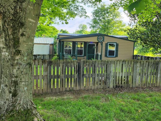 2416 Lee Dr