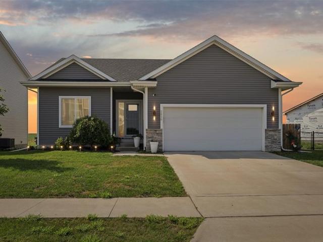 2416 Paine St NE, Bondurant, IA 50035