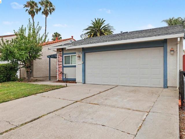 2416 Redwood Dr