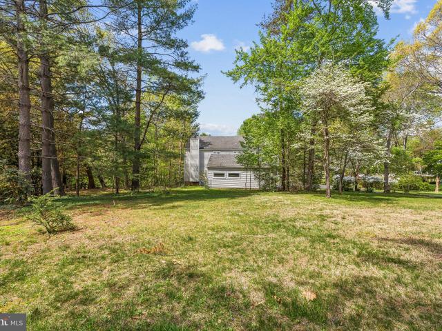 2416 Sunny Meadow Ln, Vienna, VA 22181 | MLS #VAFX2304 | Compass