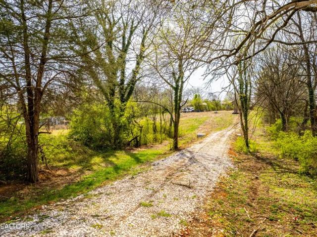 2416 Sweetwater Vonore Rd, Sweetwater, TN 37874
