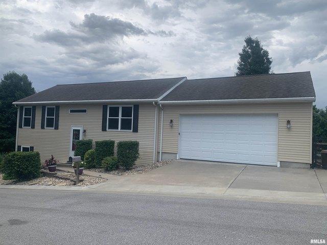 2416 Van Buren St, Quincy, IL 62301