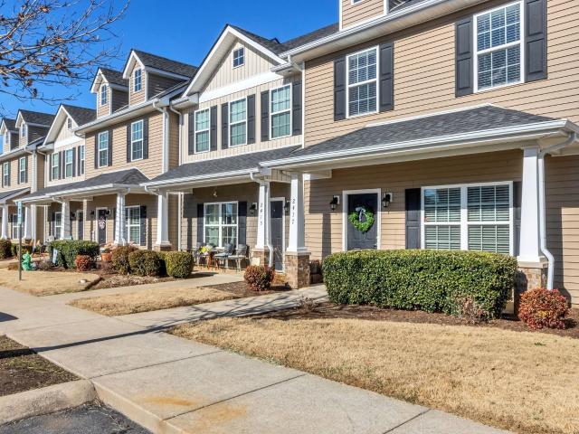 2417 New Holland Cir