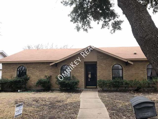 2417 Norway Dr, 3 beds, 2 full baths
