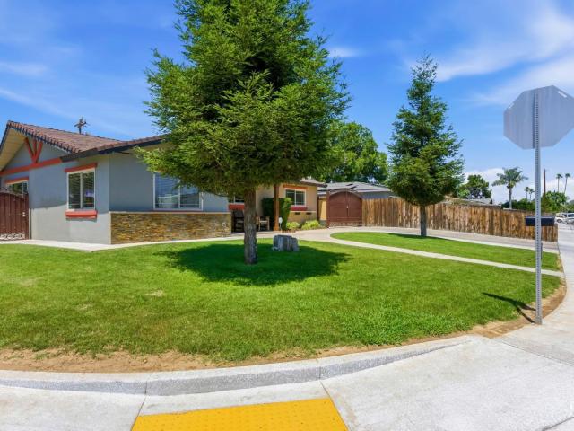 2417 Oriole Street