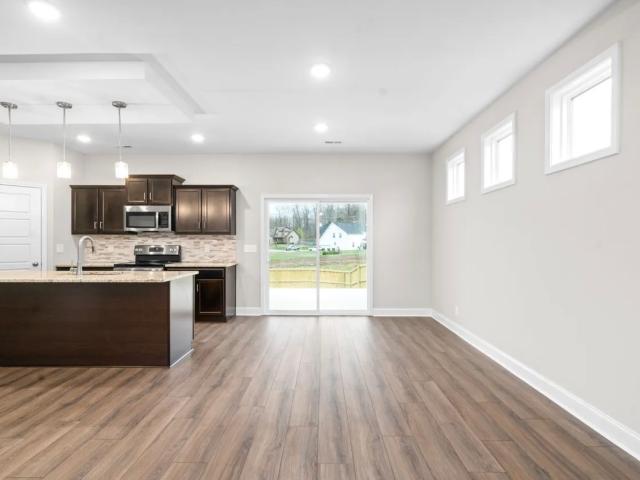 2417 Bucklin Dr
