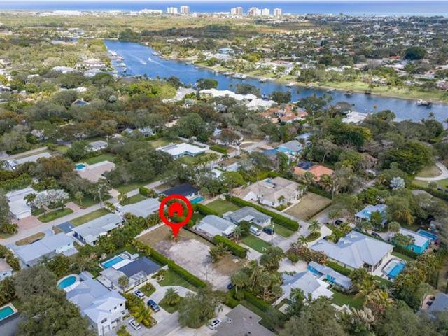 2417 Country Oaks Ln, West Palm Beach, FL 33410