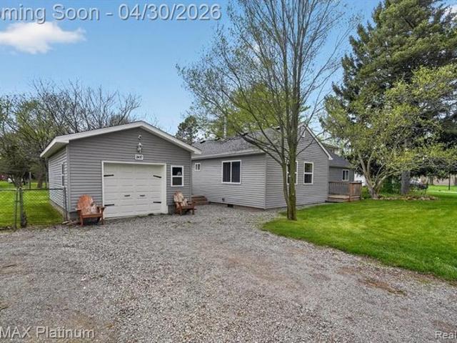 2417 Howald Ave, Flint, MI 48504