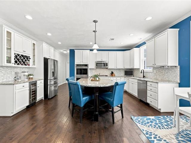 2417 Lily Loch CT