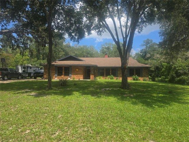 2417 S Oak Park Dr, Deland, FL 32724