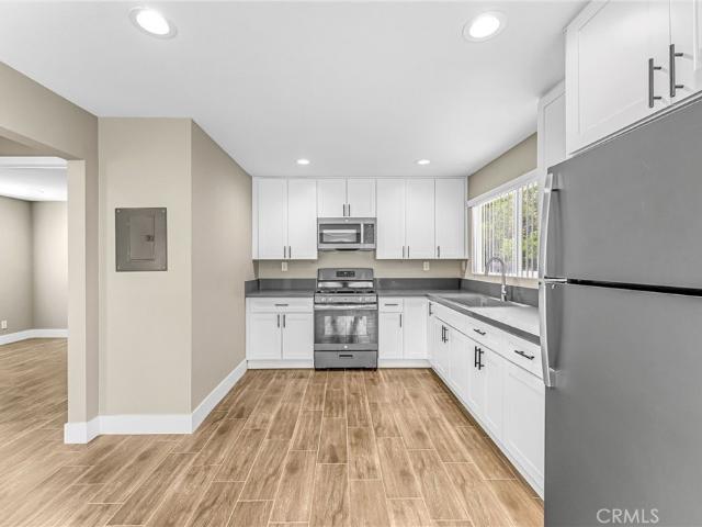 2417 W Stanford