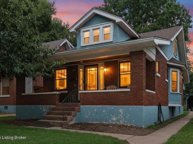2417 Wallace Ave