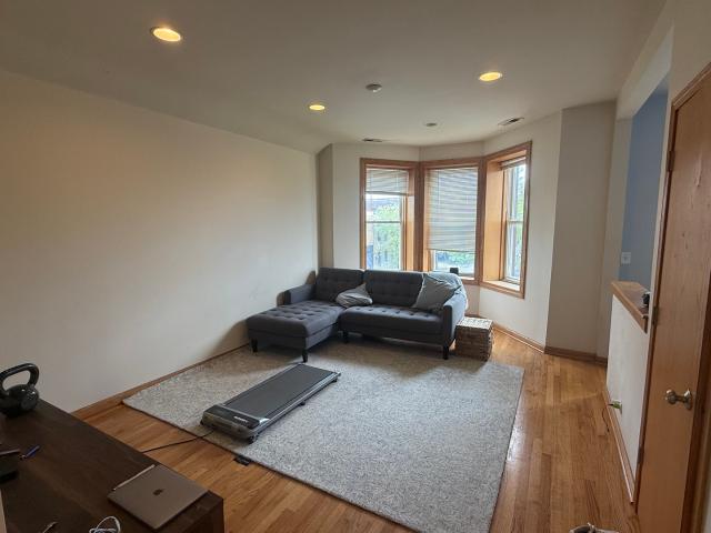 2418 N Western Avenue # 3F