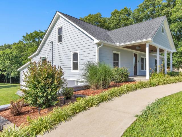 2418 Old Clarksville Pike