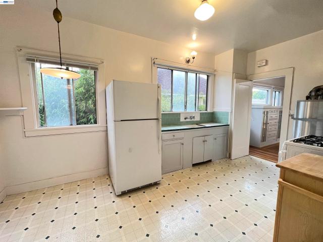 2418 Ashby Ave Unit# 3