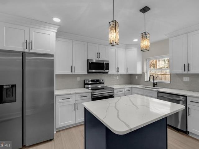 2418 E Chase St, Baltimore, MD 21213