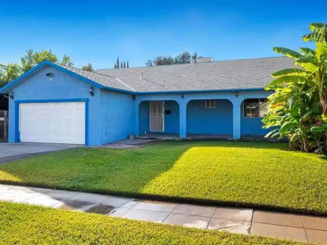 2418 E Santa Ana Ave, Fresno, CA 93726 See Est. Value, Schoo.