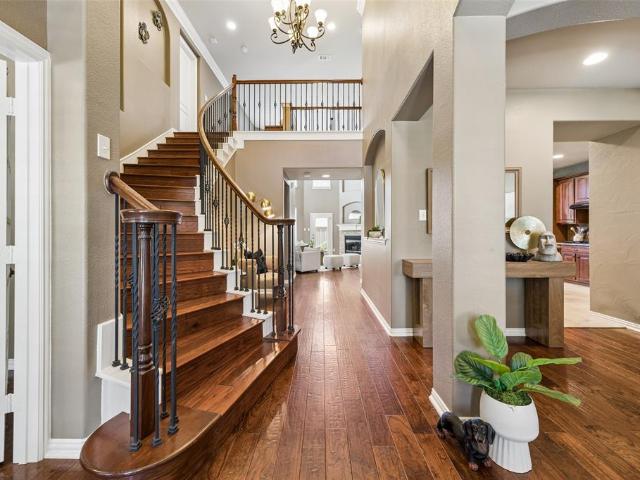 2418 Greenwood Drive