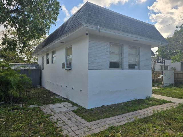 2418 Sherman St, Unit 1, Hollywood, FL 33020 | MLS #A12001
