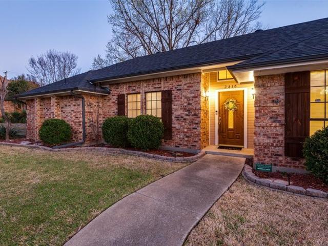 2418 Vista Glen Ln, Carrollton, TX 75007