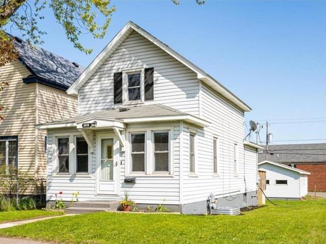 2418 W 2nd St, Duluth, MN 55806