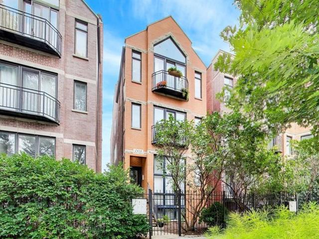 2418 W Cortez St Apt 2, Chicago, IL 60622
