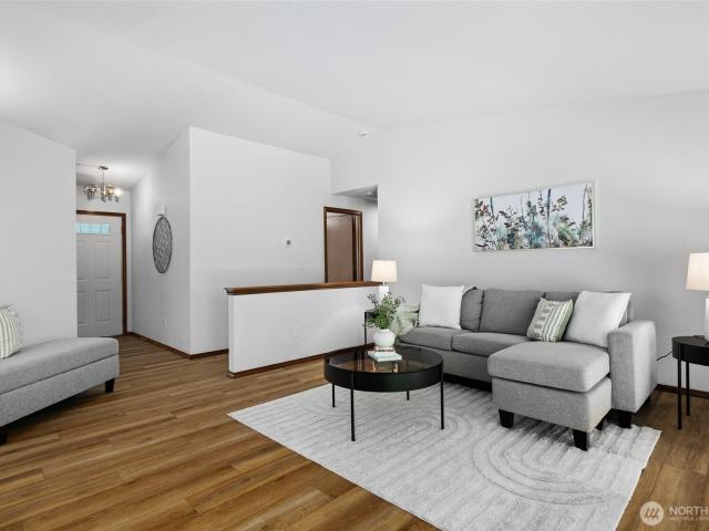2418 Woodfield Loop SE