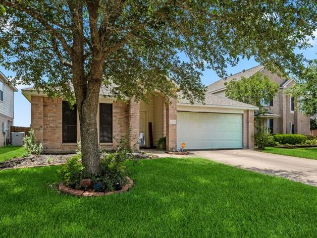 2419 Alcove Foster Ct, Fresno, TX 77545