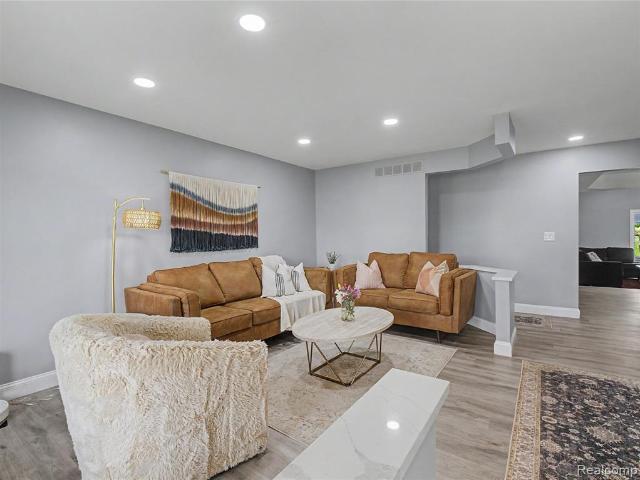 2419 Fox Hill Drive