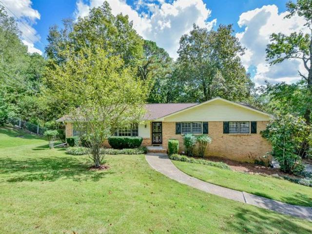 2419 Gawain Dr, Hoover, AL 35226