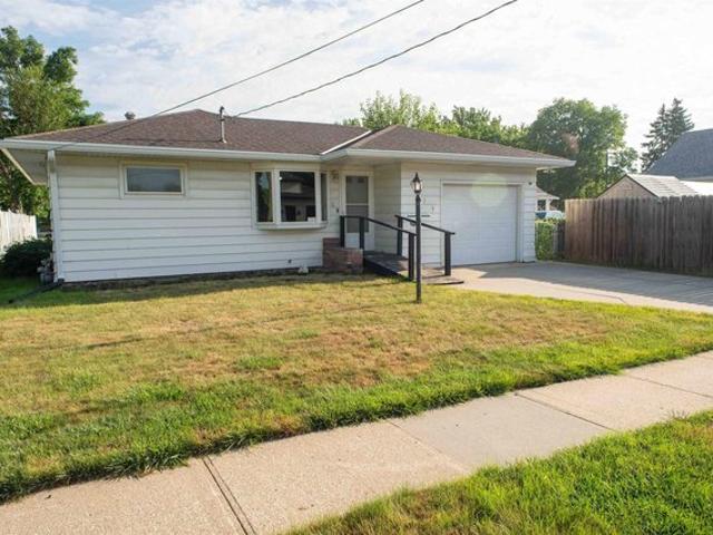 2419 Jay Ave, Sioux City, IA 51106