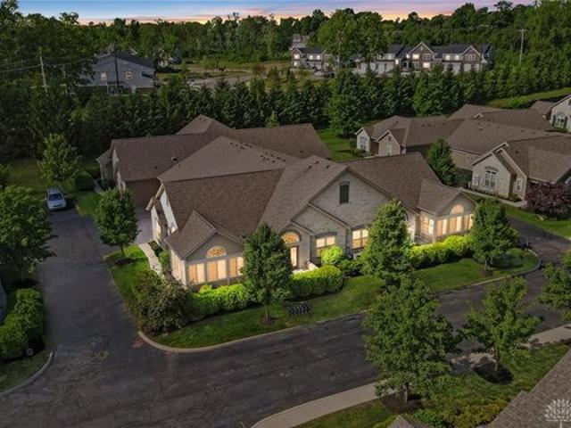 2419 Locust Hill Blvd, Beavercreek, OH 45431