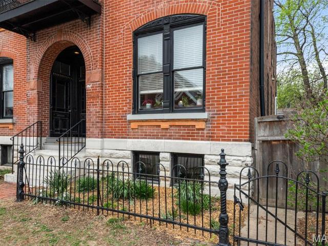 2419 S 12th St, Louis, MO 63104 | Compass