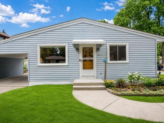 2419 S 81st St, West Allis, WI 53219