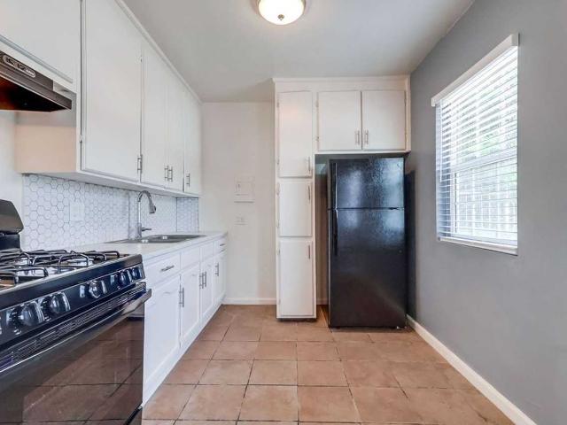 2419 S. Ridgeley Dr 2 Bedroom Apartment for Rent at 2419 S Ridgeley Dr, Los Angeles, CA 90016 Mid City