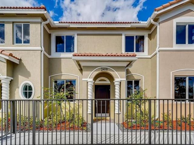 2419 SE 11th St, Homestead, FL 33035
