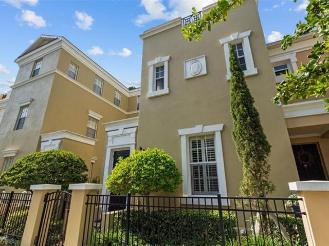 2419 Victoria Gardens Ln, Tampa, FL 33609