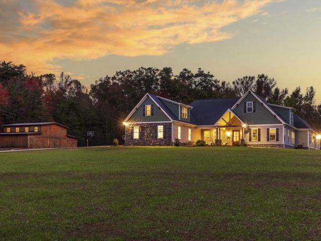 2419 Welch Rd, Soddy Daisy, TN 37379