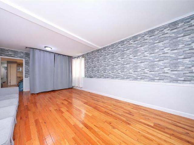 2419 West 3rd Street