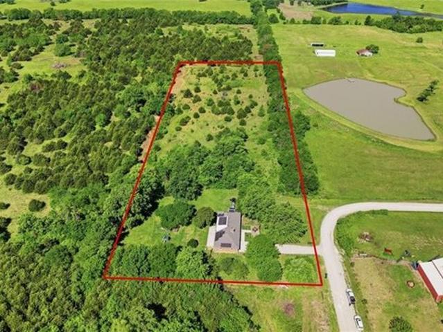 24103 E 323rd St, Harrisonville, MO 64701