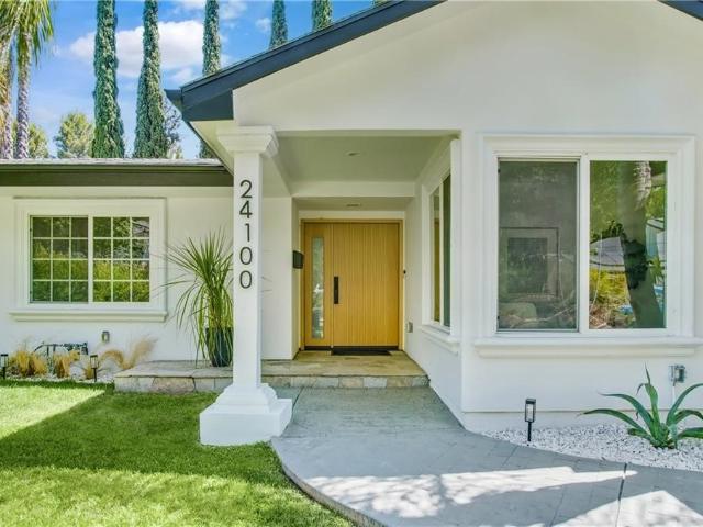 24100 Philiprimm St, Woodland Hills, CA 91367 | MLS #SR26046 | Compass